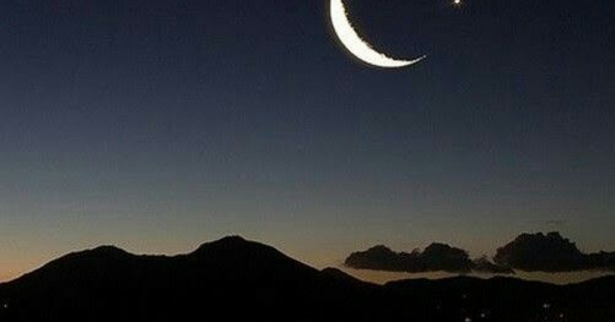 Keindahan Dan Makna Bulan Sabit